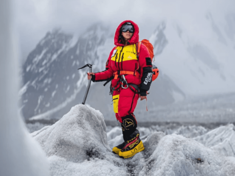 Naila Kiani Kanchenjunga Summit Marks Historic Climb - What's Happening